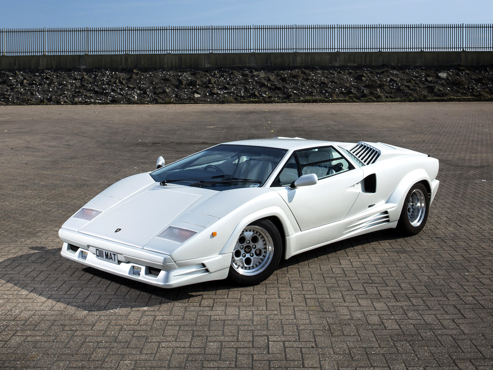 Страницы истории Lamborghini Countach: воплощение оригинальности | Тест ...
